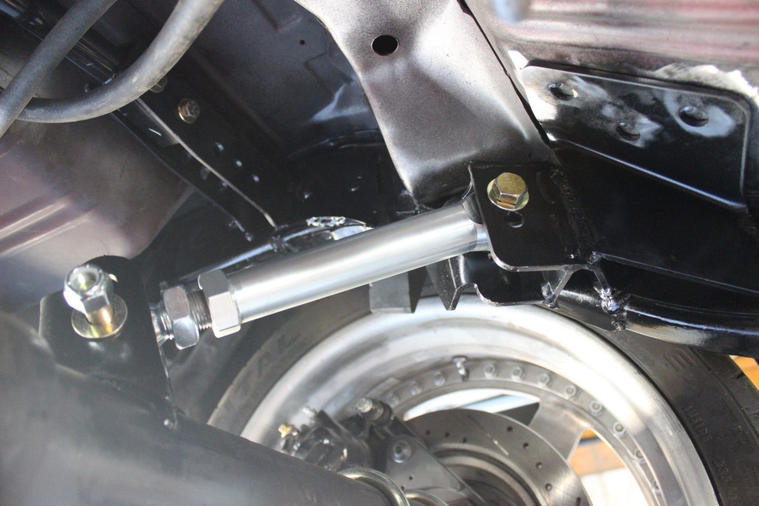 How to Convert From Leaf Springs to Four Link | Ground Up Motors ...